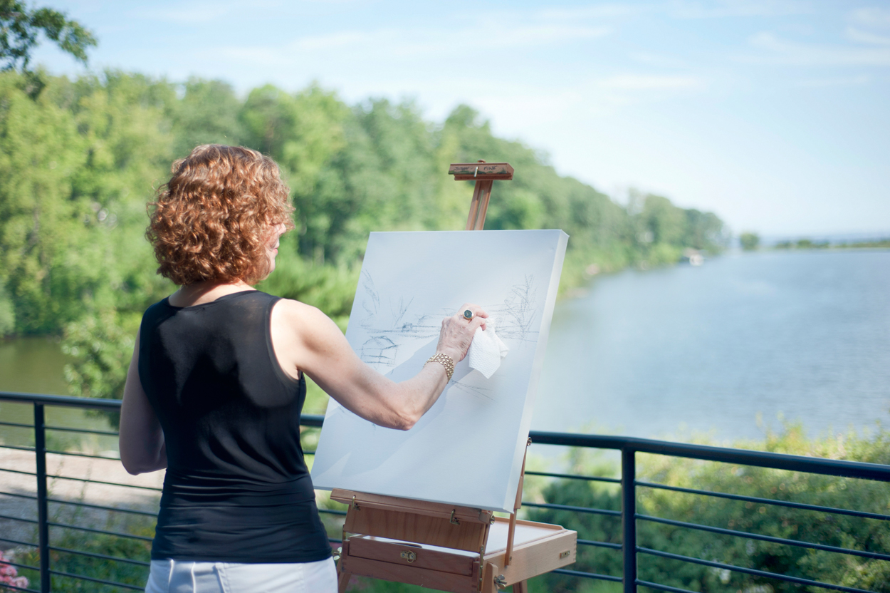 artist-sketching-outside – Baltimore Portrait Photography